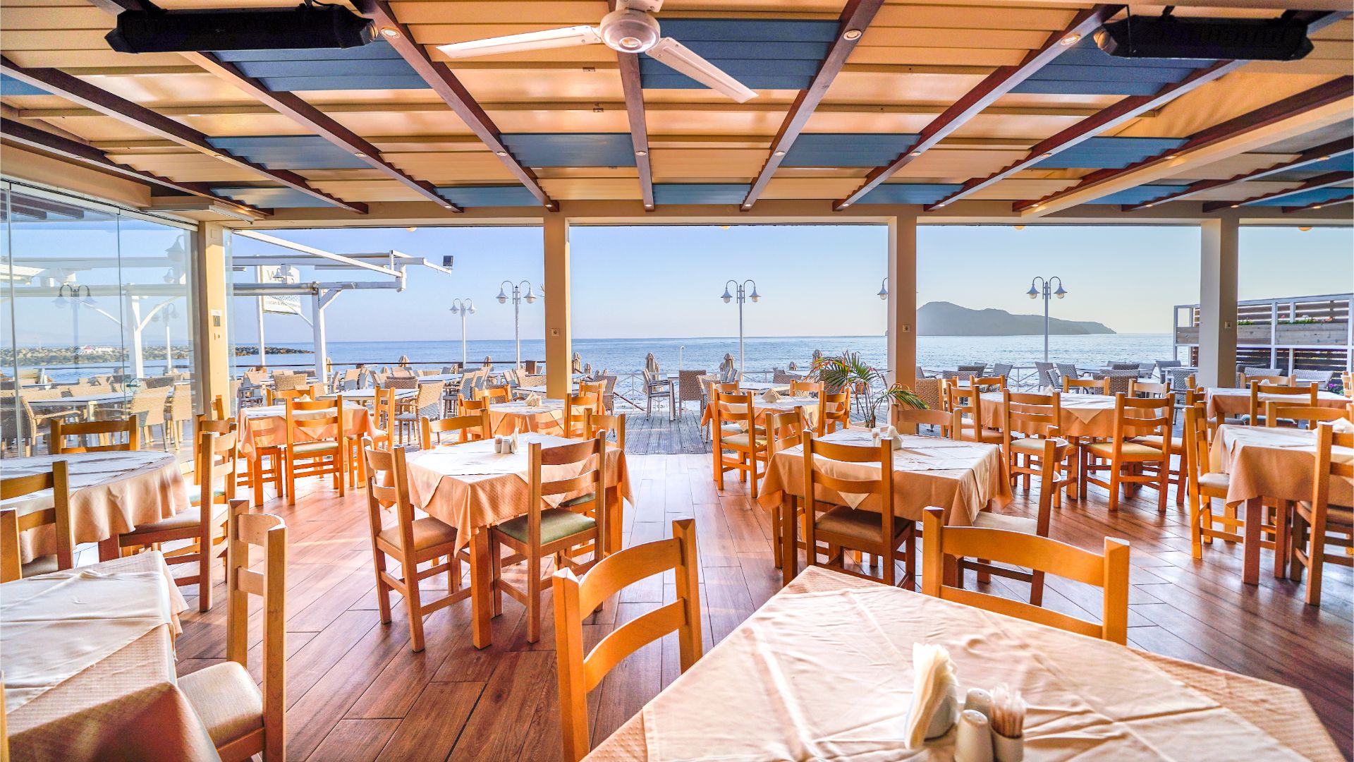 WAVES RESTAURANT - Marika Hotel